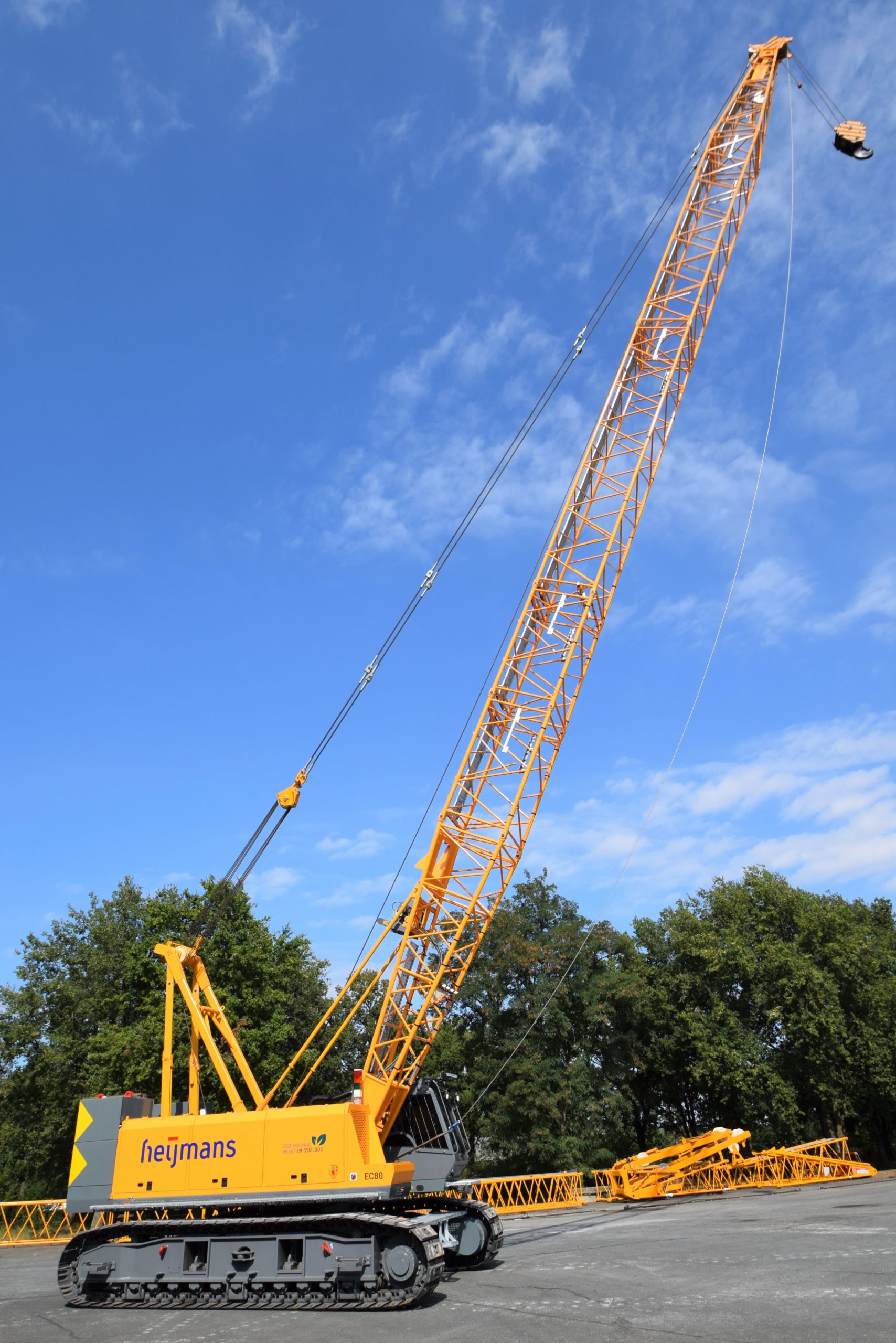 PV-E Crane launches 80-tonne Zero Emission Crawler Crane