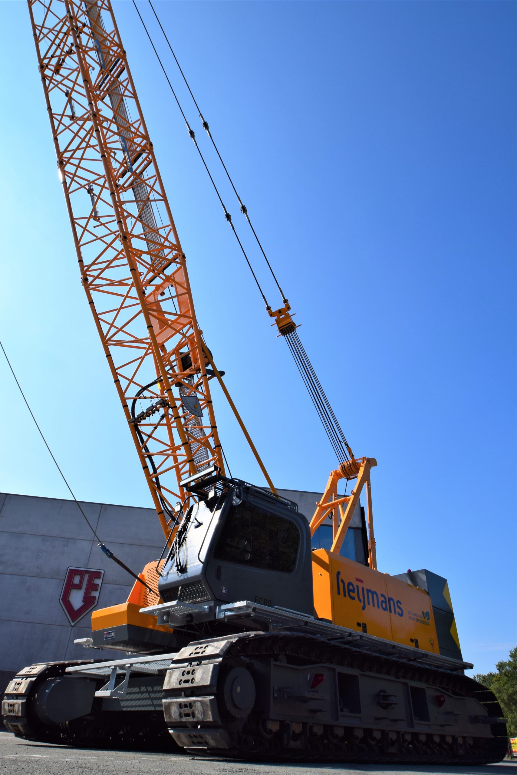 PV-E Crane launches 80-tonne Zero Emission Crawler Crane